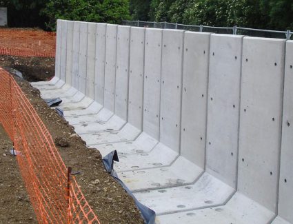 Precast Retaining Walls: Enhancing Stability and Aesthetics
